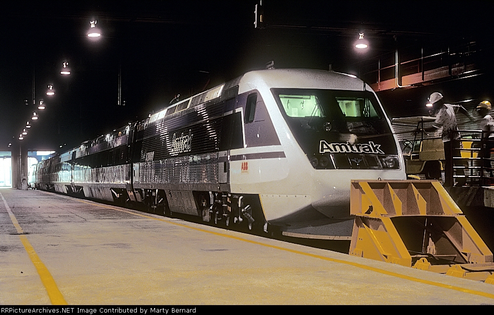 AMTK X2000 in Union Station